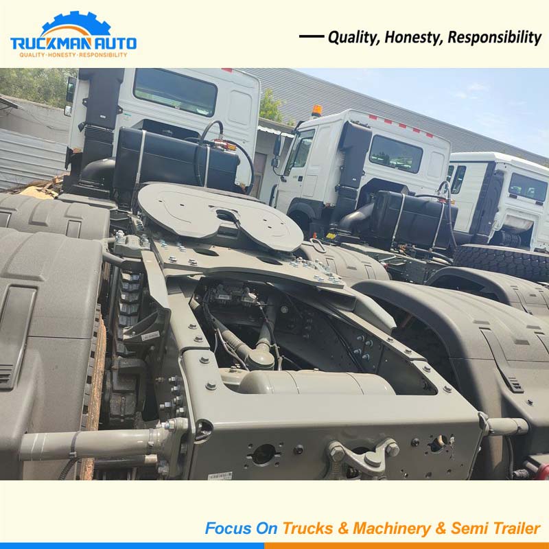 Heavy Duty SINOTRUK HOWO 10 Wheels 430HP Tractor Head For Transportation