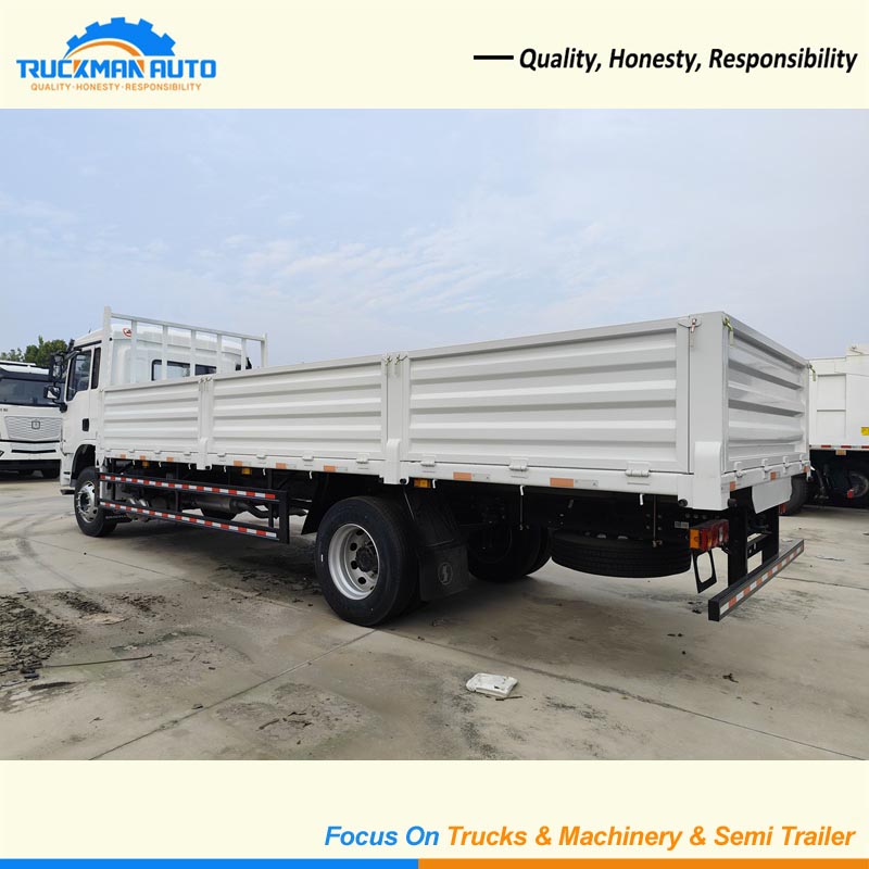 SHACMAN L3000 240Hp 4X2 6 Wheels Lorry Truck For South America